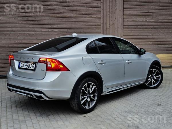 Volvo S60 2016 in Jelgava, with an engine capacity of 2.00 L and mileage of 263 thousand km for 12000 €, photo 5 on AUTOMOTO.COM.LV