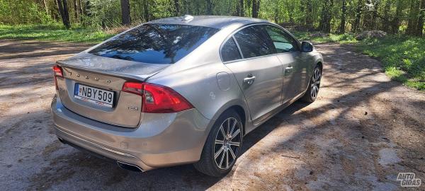 Volvo S60 2016 in Vilnius, with an engine capacity of 2.00 L and mileage of 119 thousand km for 11800 €, photo 4 on AUTOMOTO.COM.LV