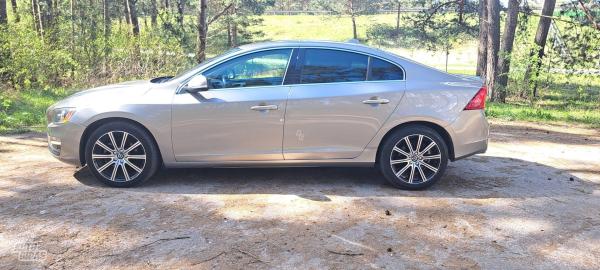 Volvo S60 2016 in Vilnius, with an engine capacity of 2.00 L and mileage of 119 thousand km for 11800 €, photo 6 on AUTOMOTO.COM.LV