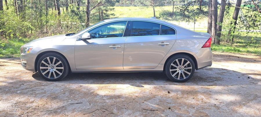 Volvo S60 2016 in Vilnius, with an engine capacity of 2.00 L and mileage of 119 thousand km for 11800 €, photo 7 on AUTOMOTO.COM.LV