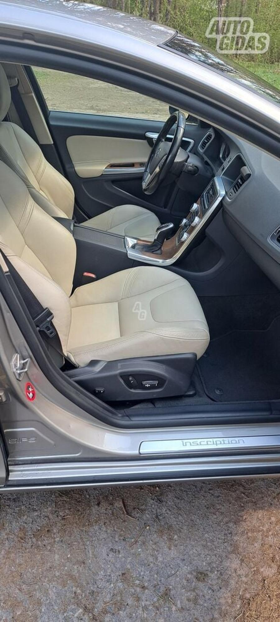 Volvo S60 2016 in Vilnius, with an engine capacity of 2.00 L and mileage of 119 thousand km for 11800 €, photo 11 on AUTOMOTO.COM.LV