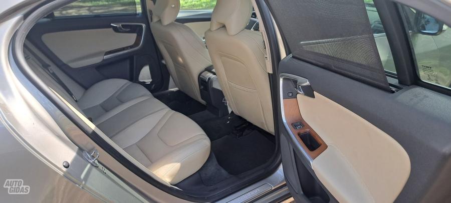 Volvo S60 2016 in Vilnius, with an engine capacity of 2.00 L and mileage of 119 thousand km for 11800 €, photo 12 on AUTOMOTO.COM.LV