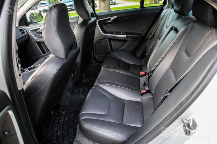 Volvo S60 2016 in Riga, with an engine capacity of 1.60 L and mileage of 177 thousand km for 9100 €, photo 10 on AUTOMOTO.COM.LV