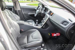 Volvo S60 2016 in Riga, with an engine capacity of 1.60 L and mileage of 177 thousand km for 9100 €, photo 11 on AUTOMOTO.COM.LV