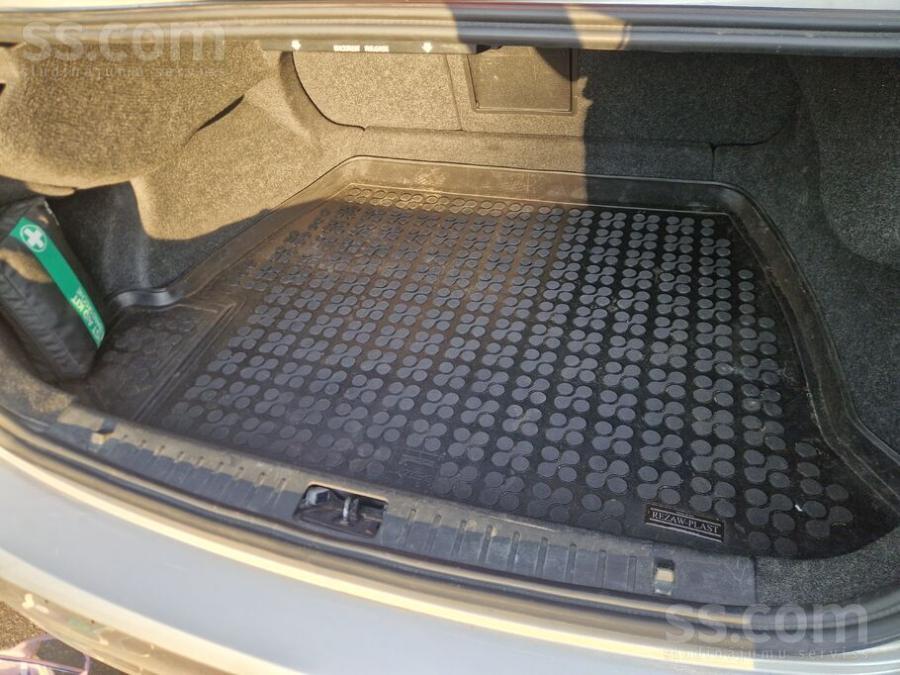 Volvo S60 2016 in Riga, with an engine capacity of 1.60 L and mileage of 177 thousand km for 9100 €, photo 17 on AUTOMOTO.COM.LV