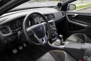 Volvo S60 2016 in Kaunas, with an engine capacity of 2.00 L and mileage of 157 thousand km for 9200 €, photo 8 on AUTOMOTO.COM.LV