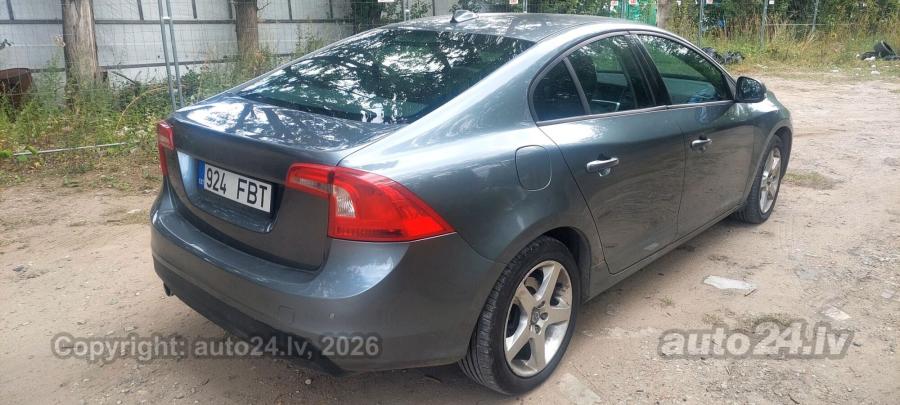 Volvo S60 2016 in Tallinn, with an engine capacity of 2.00 L and mileage of 170 thousand km for 9300 €, photo 4 on AUTOMOTO.COM.LV