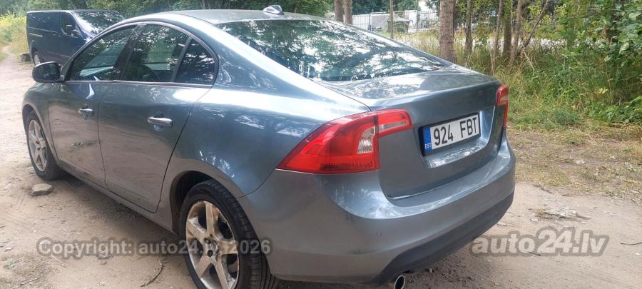 Volvo S60 2016 in Tallinn, with an engine capacity of 2.00 L and mileage of 170 thousand km for 9300 €, photo 5 on AUTOMOTO.COM.LV
