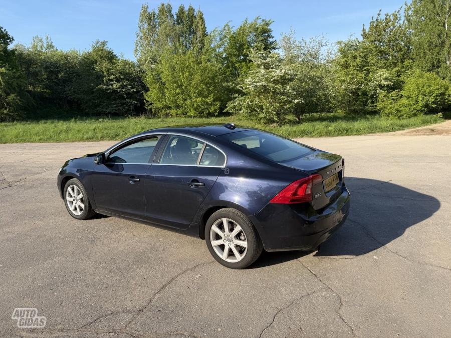 Volvo S60 2017 Kauņa, ar dzinēja tilpumu 2.00 L un nobraukumu 188 tūkst. km par 2950 €, foto 4 vietnē AUTOMOTO.COM.LV
