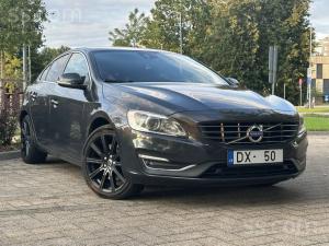 Volvo S60 2017 Rīga, ar dzinēja tilpumu 2.00 L un nobraukumu 142 tūkst. km par 11390 €, foto  vietnē AUTOMOTO.COM.LV