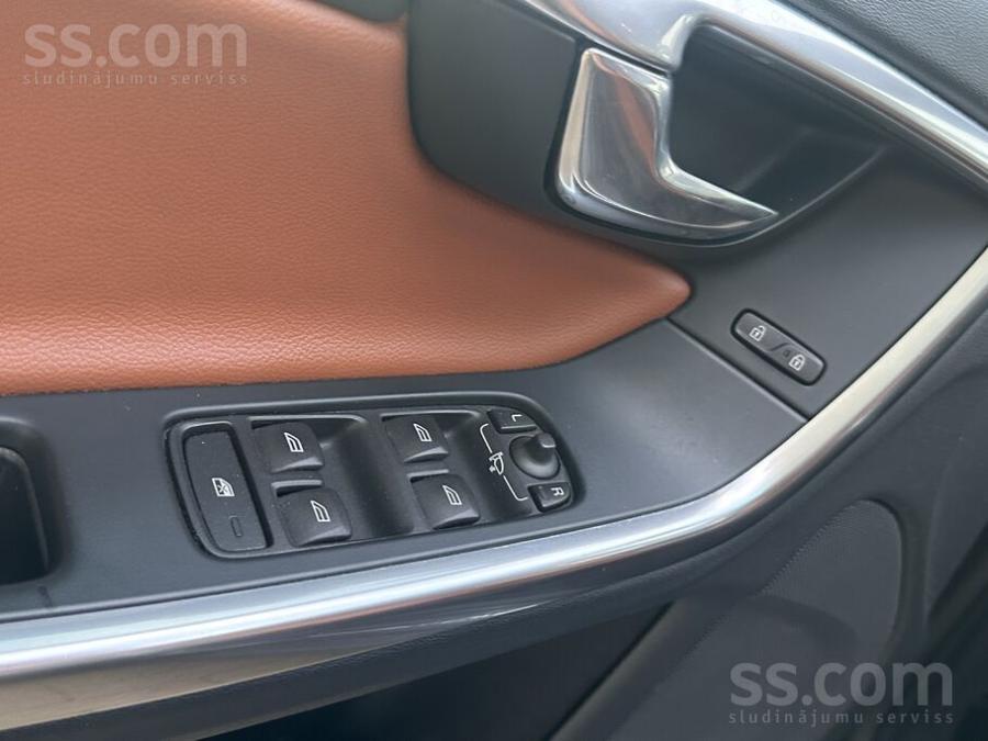 Volvo S60 2017 Rīga, ar dzinēja tilpumu 2.00 L un nobraukumu 142 tūkst. km par 11390 €, foto 13 vietnē AUTOMOTO.COM.LV