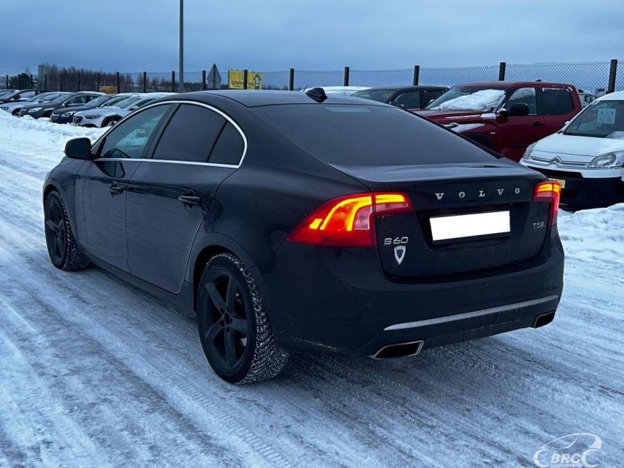 Volvo S60 2018 in Vilnius, with an engine capacity of 1.97 L and mileage of 157 thousand km for 9900 €, photo 4 on AUTOMOTO.COM.LV