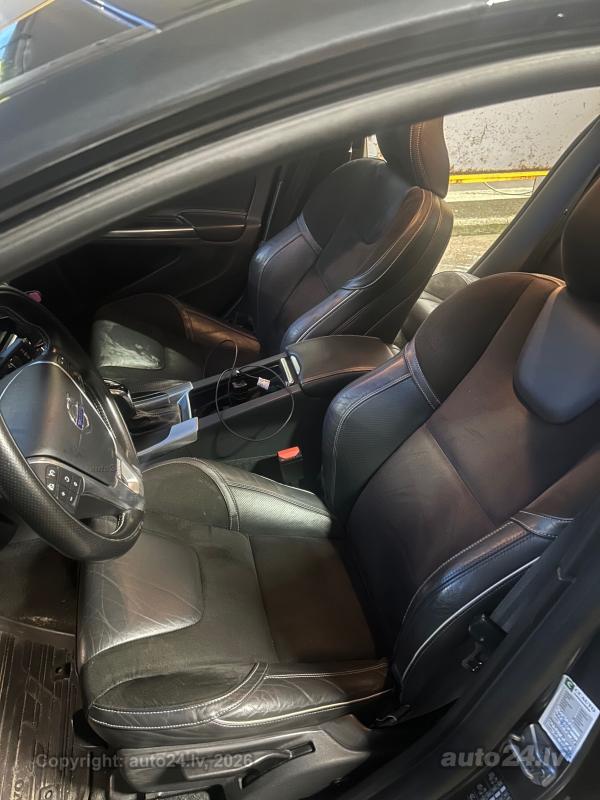 Volvo S60 2018 in Tallinn, with an engine capacity of 2.00 L and mileage of 228 thousand km for 11000 €, photo 5 on AUTOMOTO.COM.LV