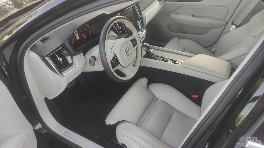 Volvo S60 2019 Kauņa, ar dzinēja tilpumu 2.00 L un nobraukumu 26 tūkst. km par 20000 €, foto 10 vietnē AUTOMOTO.COM.LV