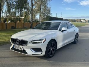 Volvo S60 2021 Mažeikiai, ar dzinēja tilpumu 2.00 L un nobraukumu 10 tūkst. km par 30000 €, foto  vietnē AUTOMOTO.COM.LV