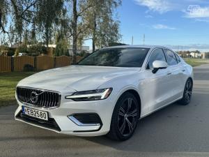 Volvo S60 2021 Mažeikiai, ar dzinēja tilpumu 2.00 L un nobraukumu 10 tūkst. km par 30000 €, foto 2 vietnē AUTOMOTO.COM.LV