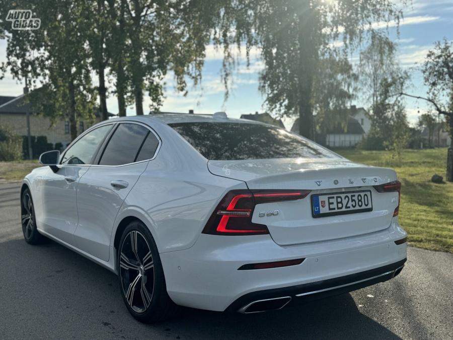Volvo S60 2021 Mažeikiai, ar dzinēja tilpumu 2.00 L un nobraukumu 10 tūkst. km par 30000 €, foto 4 vietnē AUTOMOTO.COM.LV