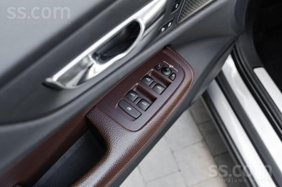 Volvo S60 2021 Rīga, ar dzinēja tilpumu 2.00 L un nobraukumu 100 tūkst. km par 23550 €, foto 8 vietnē AUTOMOTO.COM.LV