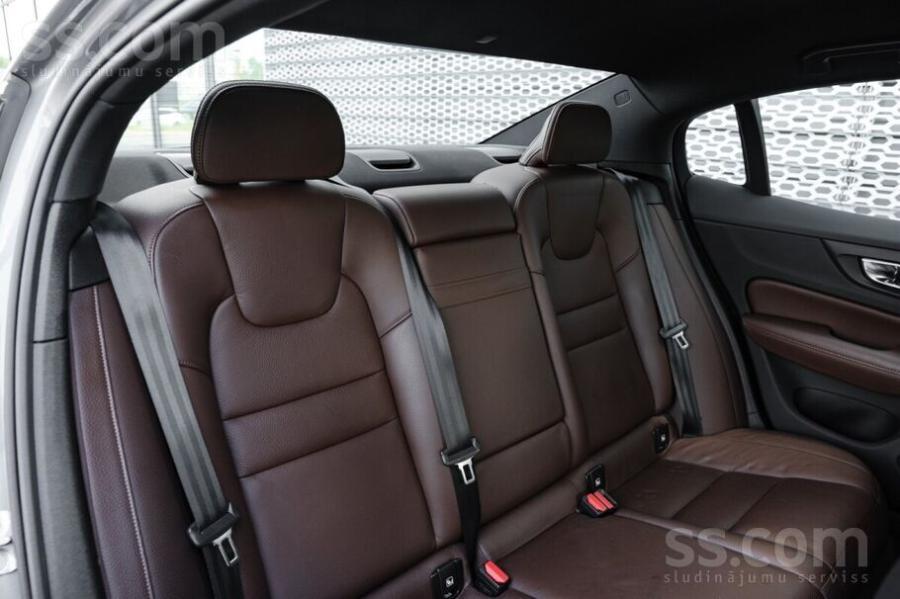 Volvo S60 2021 Rīga, ar dzinēja tilpumu 2.00 L un nobraukumu 100 tūkst. km par 23550 €, foto 26 vietnē AUTOMOTO.COM.LV