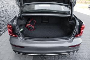 Volvo S60 2021 Rīga, ar dzinēja tilpumu 2.00 L un nobraukumu 100 tūkst. km par 23550 €, foto 27 vietnē AUTOMOTO.COM.LV