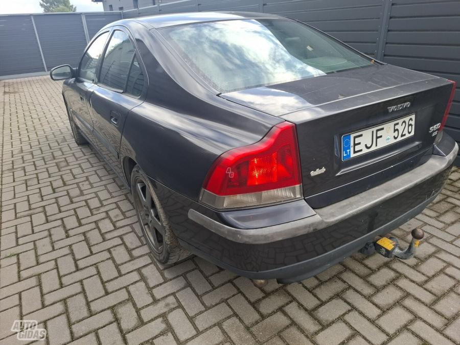 Volvo S60 2021 Klaipėda, ar dzinēja tilpumu 2.40 L un nobraukumu 390 tūkst. km par 600 €, foto 5 vietnē AUTOMOTO.COM.LV