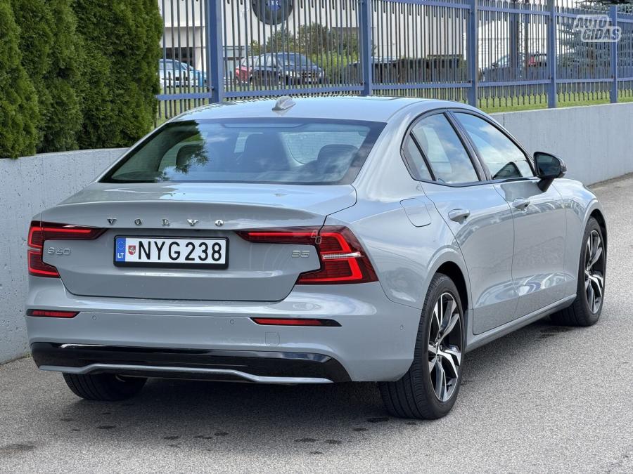 Volvo S60 2025 in Vilnius, with an engine capacity of 2.00 L and mileage of 22 thousand km for 30000 €, photo 6 on AUTOMOTO.COM.LV