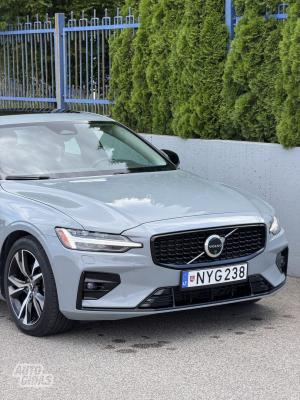 Volvo S60 2025 in Vilnius, with an engine capacity of 2.00 L and mileage of 22 thousand km for 30000 €, photo 9 on AUTOMOTO.COM.LV