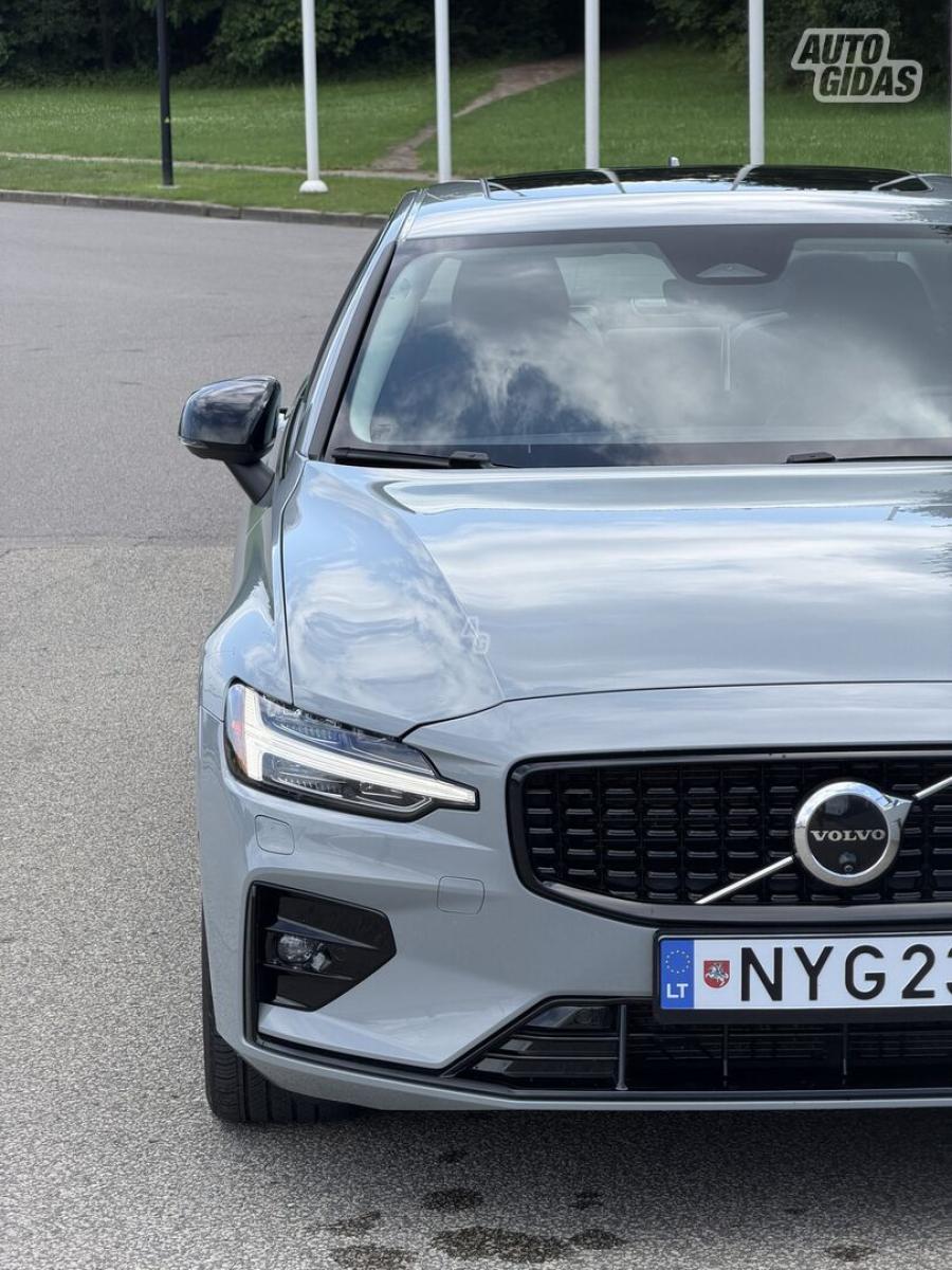 Volvo S60 2025 in Vilnius, with an engine capacity of 2.00 L and mileage of 22 thousand km for 30000 €, photo 12 on AUTOMOTO.COM.LV