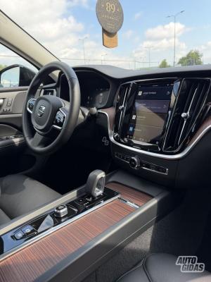 Volvo S60 2025 in Vilnius, with an engine capacity of 2.00 L and mileage of 22 thousand km for 30000 €, photo 14 on AUTOMOTO.COM.LV