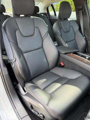 Volvo S60 2025 in Vilnius, with an engine capacity of 2.00 L and mileage of 22 thousand km for 30000 €, photo 28 on AUTOMOTO.COM.LV