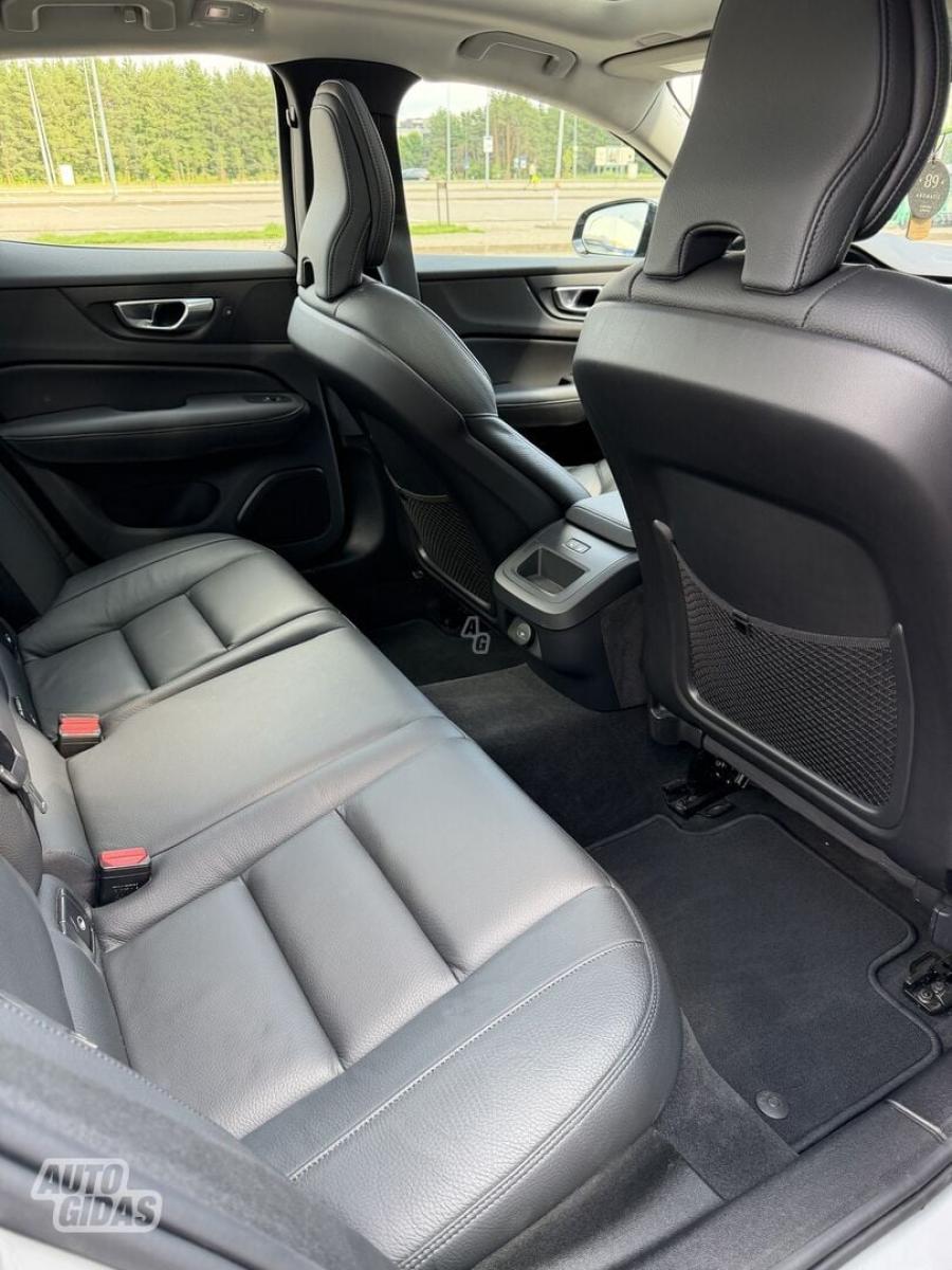 Volvo S60 2025 in Vilnius, with an engine capacity of 2.00 L and mileage of 22 thousand km for 30000 €, photo 29 on AUTOMOTO.COM.LV