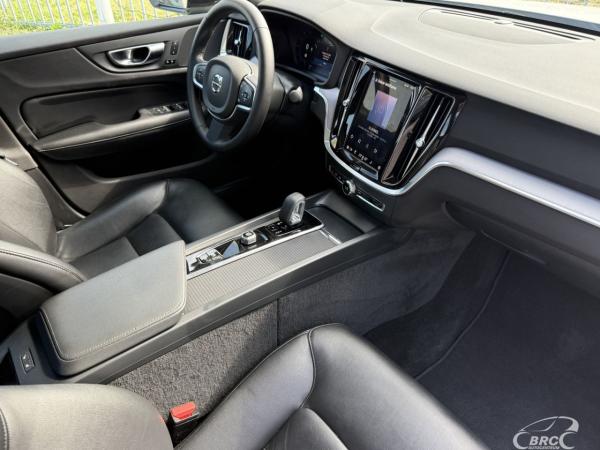 Volvo S60 2025 in Klaipeda, with an engine capacity of 1.97 L and mileage of 25 thousand km for 30900 €, photo 4 on AUTOMOTO.COM.LV