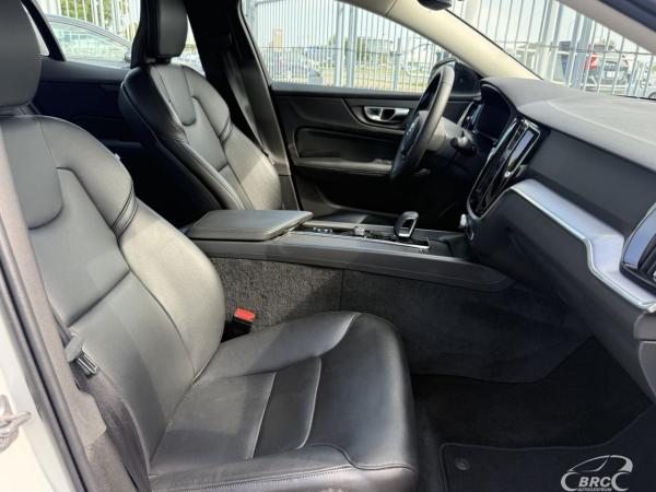 Volvo S60 2025 in Klaipeda, with an engine capacity of 1.97 L and mileage of 25 thousand km for 30900 €, photo 5 on AUTOMOTO.COM.LV