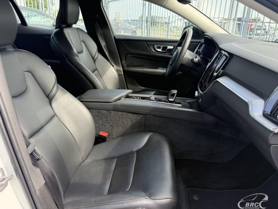 Volvo S60 2025 in Klaipeda, with an engine capacity of 1.97 L and mileage of 25 thousand km for 30900 €, photo 6 on AUTOMOTO.COM.LV