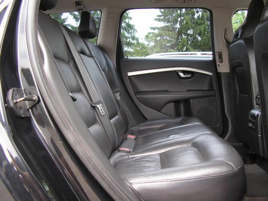 Volvo S60 2012 Sigulda, ar dzinēja tilpumu 2.00 L un nobraukumu 306 tūkst. km par 6350 €, foto 24 vietnē AUTOMOTO.COM.LV