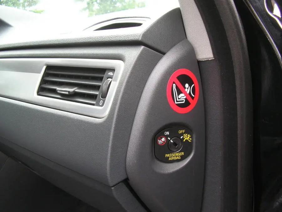 Volvo S60 2012 Sigulda, ar dzinēja tilpumu 2.00 L un nobraukumu 306 tūkst. km par 6350 €, foto 29 vietnē AUTOMOTO.COM.LV