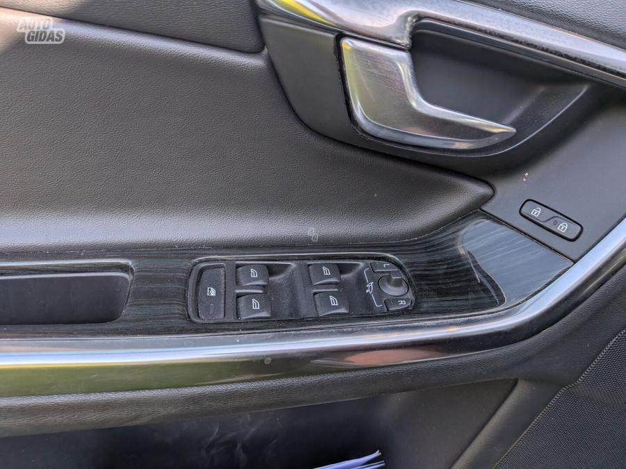 Volvo S60 2013 in Radviliskis, with an engine capacity of 2.40 L and mileage of 317 thousand km for 6500 €, photo 17 on AUTOMOTO.COM.LV