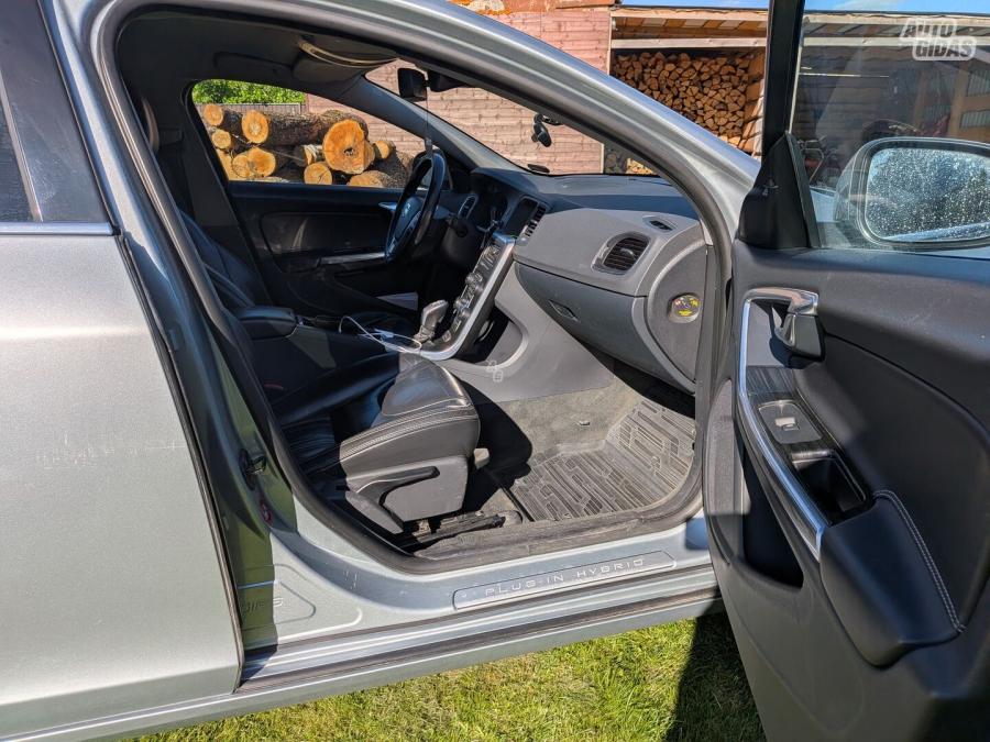 Volvo S60 2013 in Radviliskis, with an engine capacity of 2.40 L and mileage of 317 thousand km for 6500 €, photo 22 on AUTOMOTO.COM.LV