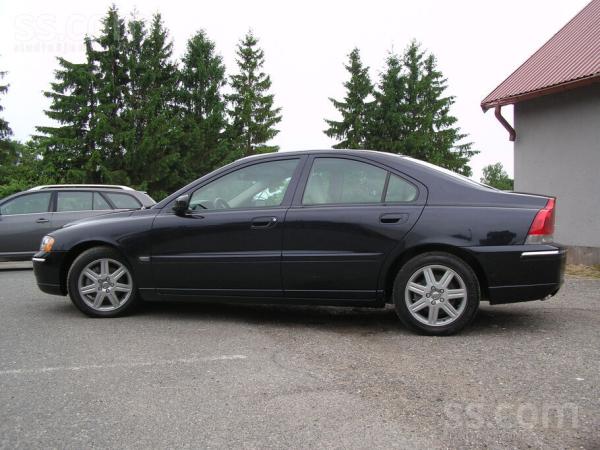 Violets Volvo S60 2006 Rīga, ar dzinēja tilpumu 2.40 L un nobraukumu 0 tūkst. km par 1950 €, foto 4 vietnē AUTOMOTO.COM.LV