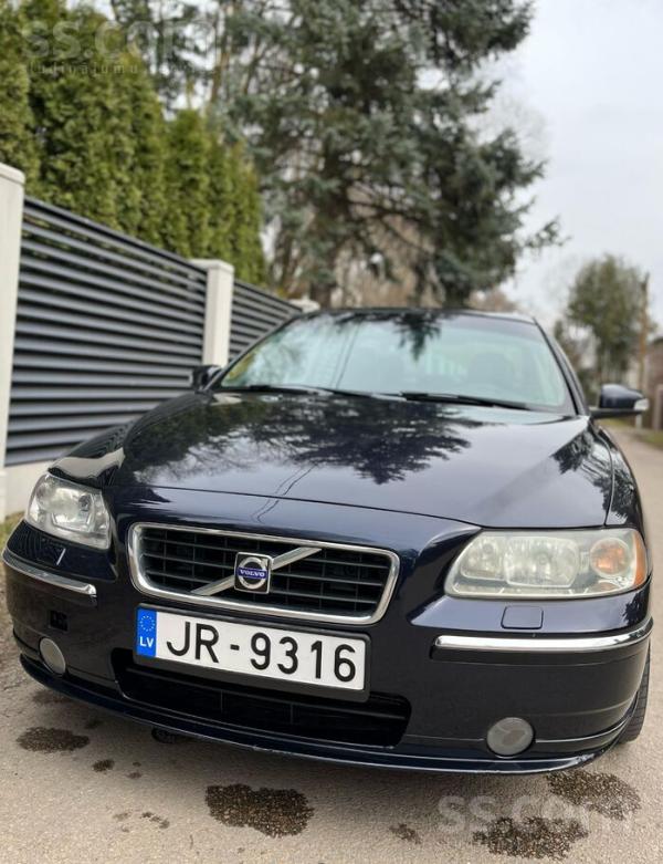 Violet Volvo S60 2007 in Riga, with an engine capacity of 2.40 L and mileage of 0 thousand km for 1750 €, photo 4 on AUTOMOTO.COM.LV