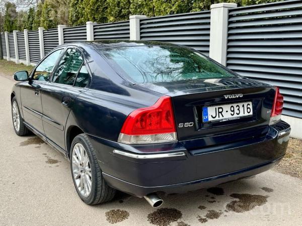 Violet Volvo S60 2007 in Riga, with an engine capacity of 2.40 L and mileage of 0 thousand km for 1750 €, photo 6 on AUTOMOTO.COM.LV