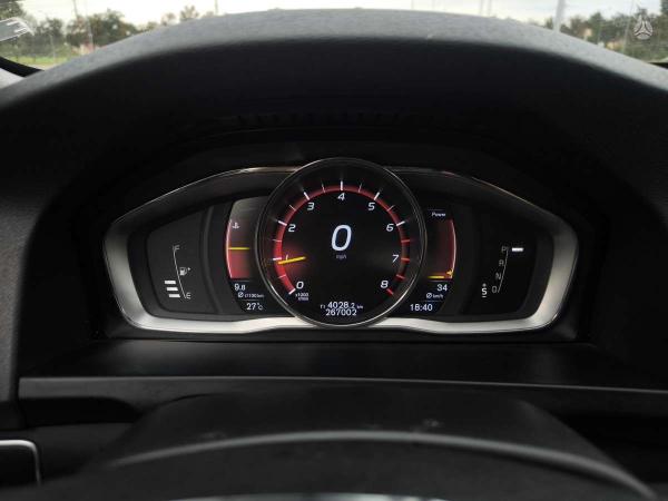 Вольво С60 2015 в Шяуляй на AUTOMOTO.COM.LV Белый Вольво С60 2015 в Шяуляй, объемом двигателя 2.00 л и пробегом 267 тыс. км за 5100 €, фото 10 на AUTOMOTO.COM.LV