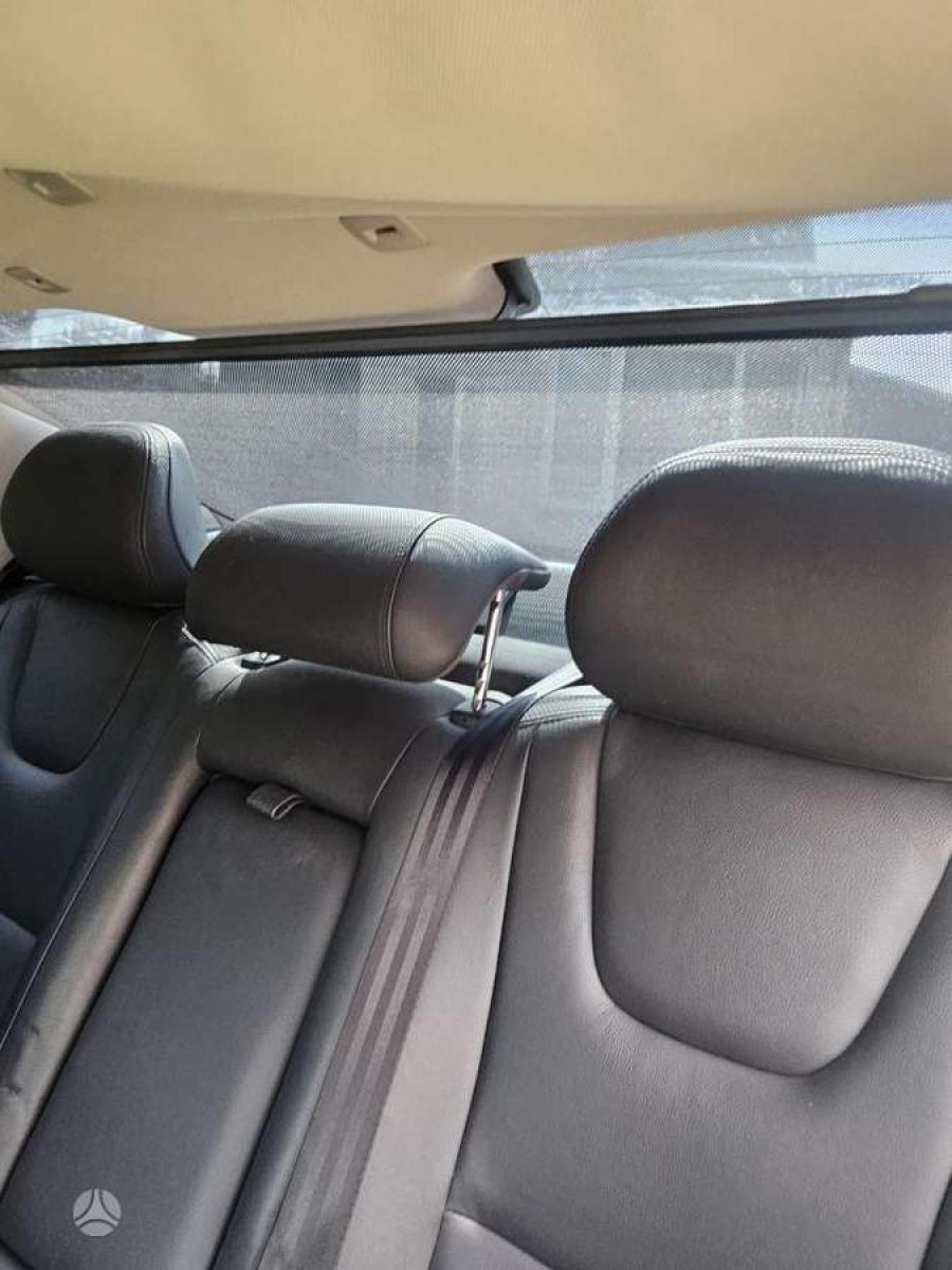 White Volvo S60 2016 in Taurage, with an engine capacity of 2.50 L and mileage of 158 thousand km for 6500 €, photo 13 on AUTOMOTO.COM.LV
