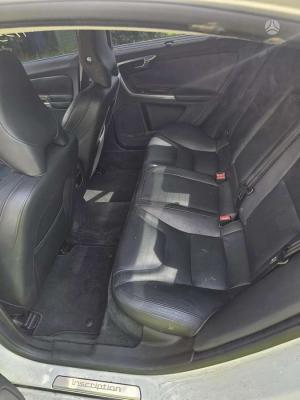White Volvo S60 2016 in Taurage, with an engine capacity of 2.50 L and mileage of 158 thousand km for 6500 €, photo 15 on AUTOMOTO.COM.LV