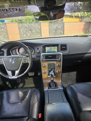 White Volvo S60 2016 in Taurage, with an engine capacity of 2.50 L and mileage of 158 thousand km for 6500 €, photo 16 on AUTOMOTO.COM.LV