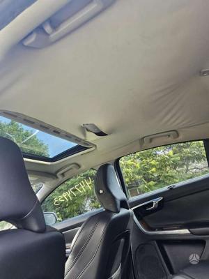 White Volvo S60 2016 in Taurage, with an engine capacity of 2.50 L and mileage of 158 thousand km for 6500 €, photo 20 on AUTOMOTO.COM.LV