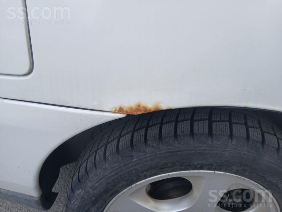 Balts Volvo S60 2004 Rīga, ar dzinēja tilpumu 2.50 L un nobraukumu 254 tūkst. km par 1250 €, foto 8 vietnē AUTOMOTO.COM.LV