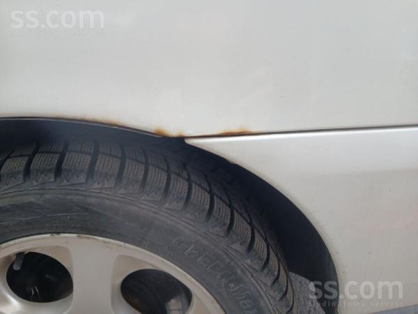 Balts Volvo S60 2004 Rīga, ar dzinēja tilpumu 2.50 L un nobraukumu 254 tūkst. km par 1250 €, foto 8 vietnē AUTOMOTO.COM.LV