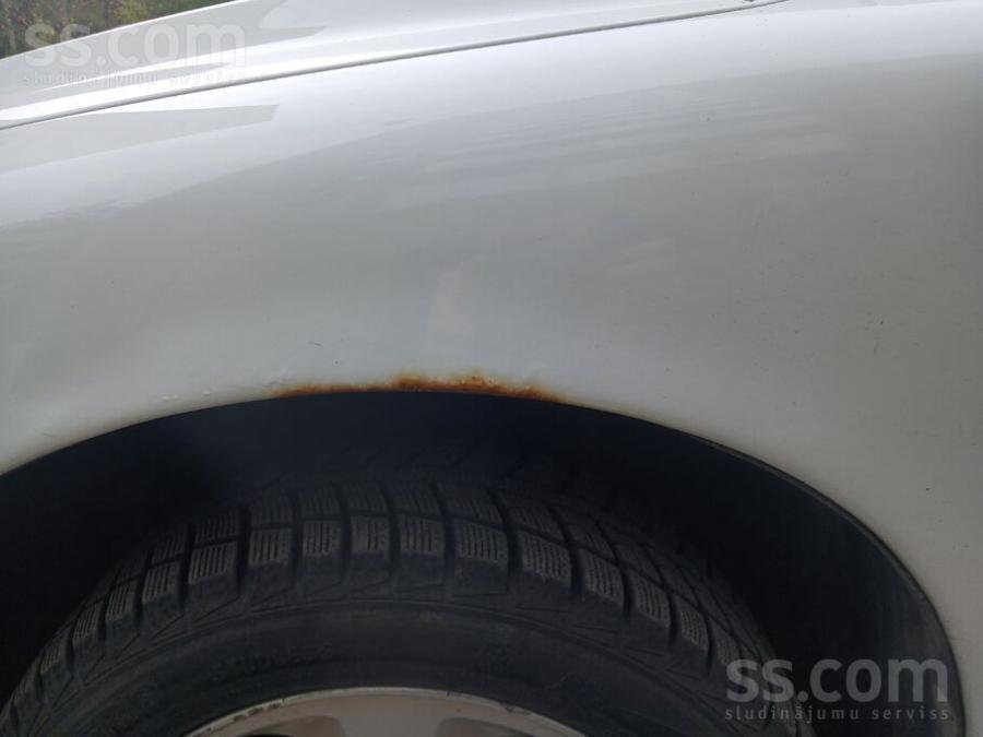 Balts Volvo S60 2004 Rīga, ar dzinēja tilpumu 2.50 L un nobraukumu 254 tūkst. km par 1250 €, foto 10 vietnē AUTOMOTO.COM.LV