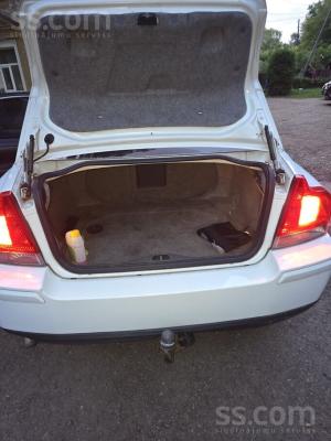 Balts Volvo S60 2005 Rīga, ar dzinēja tilpumu 2.40 L un nobraukumu 315 tūkst. km par 850 €, foto 11 vietnē AUTOMOTO.COM.LV